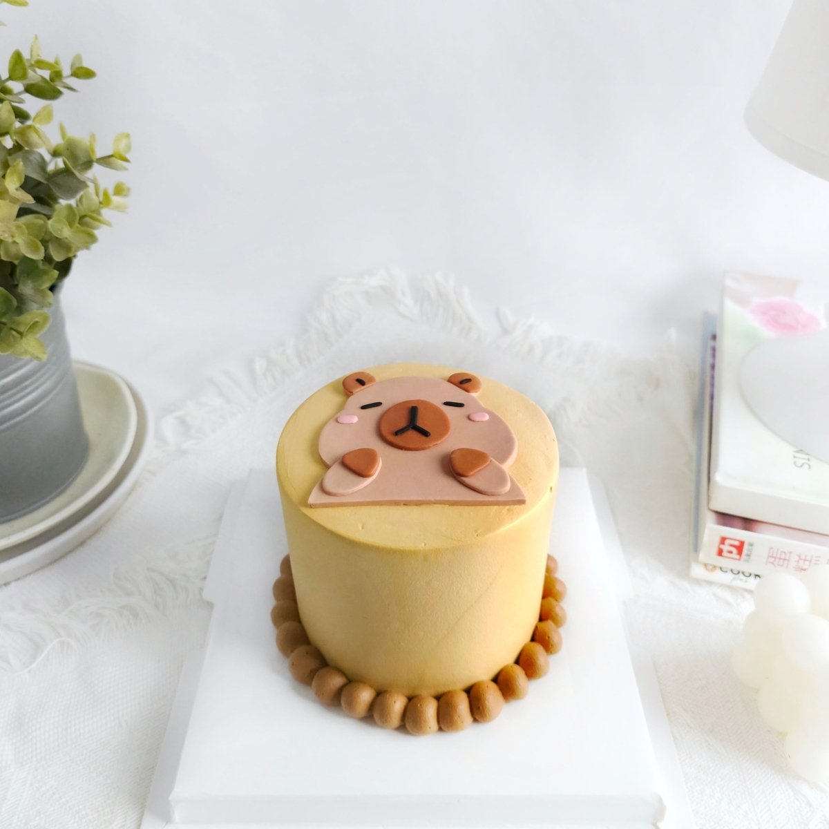 Capybara Cake 2D Fondant 4 Inch — YippiiGift