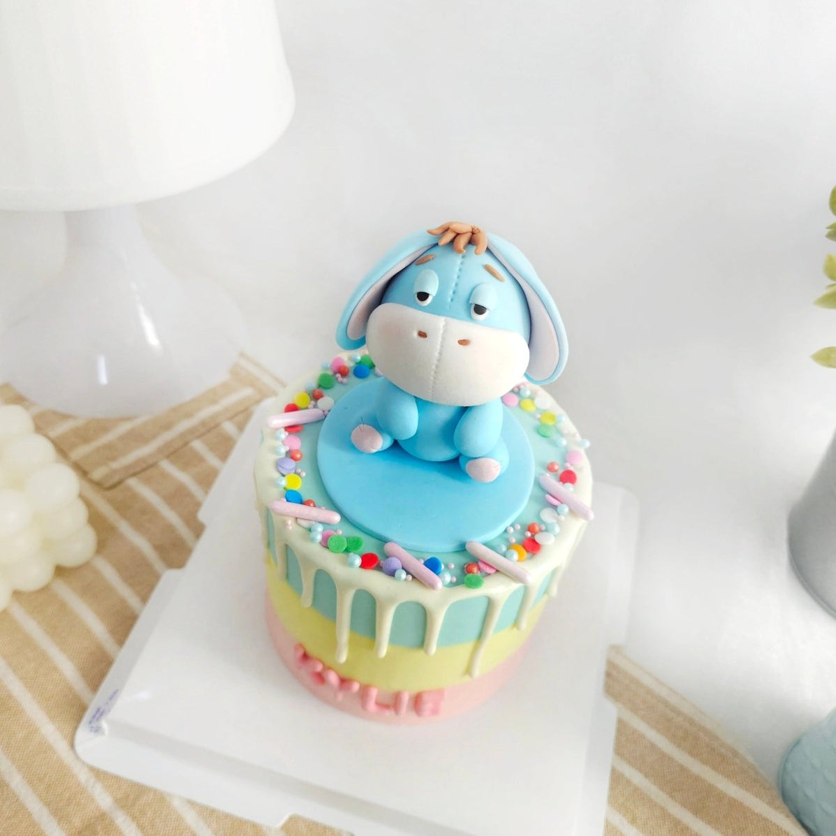 Eeyore Cake 4 Inch (Fondant) — YippiiGift