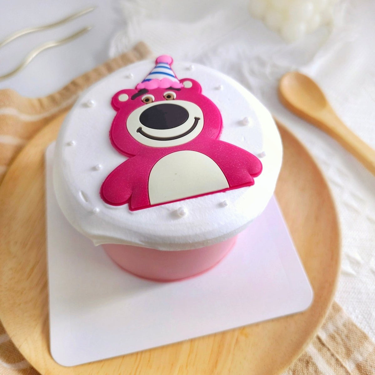 Lotso Cake 2D Topper 3 Inch — YippiiGift
