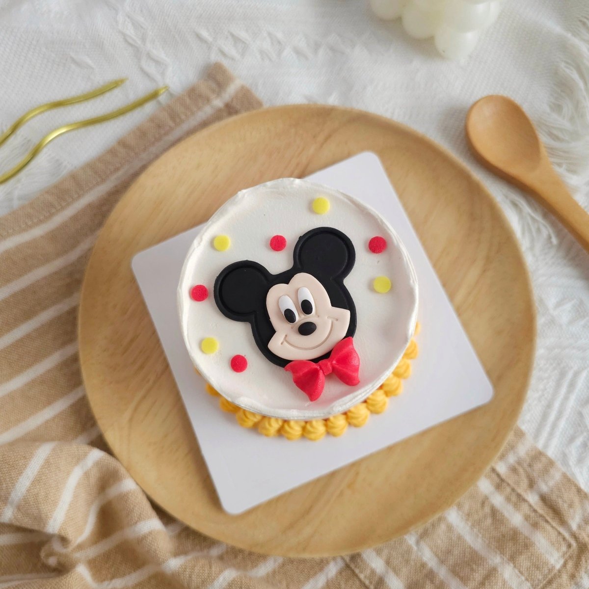 Mickey Mouse Cake 2D Fondant 3 Inch — YippiiGift