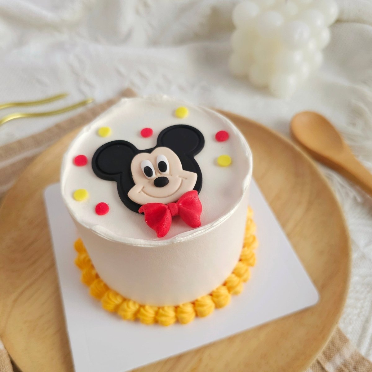 Mickey Mouse Cake 2D Fondant 3 Inch | YippiiGift