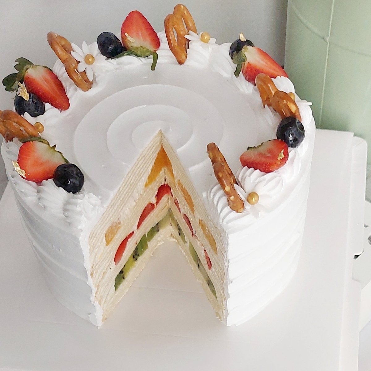Traffic Light Fresh Fruit Mille Crepe Cake | YippiiGift